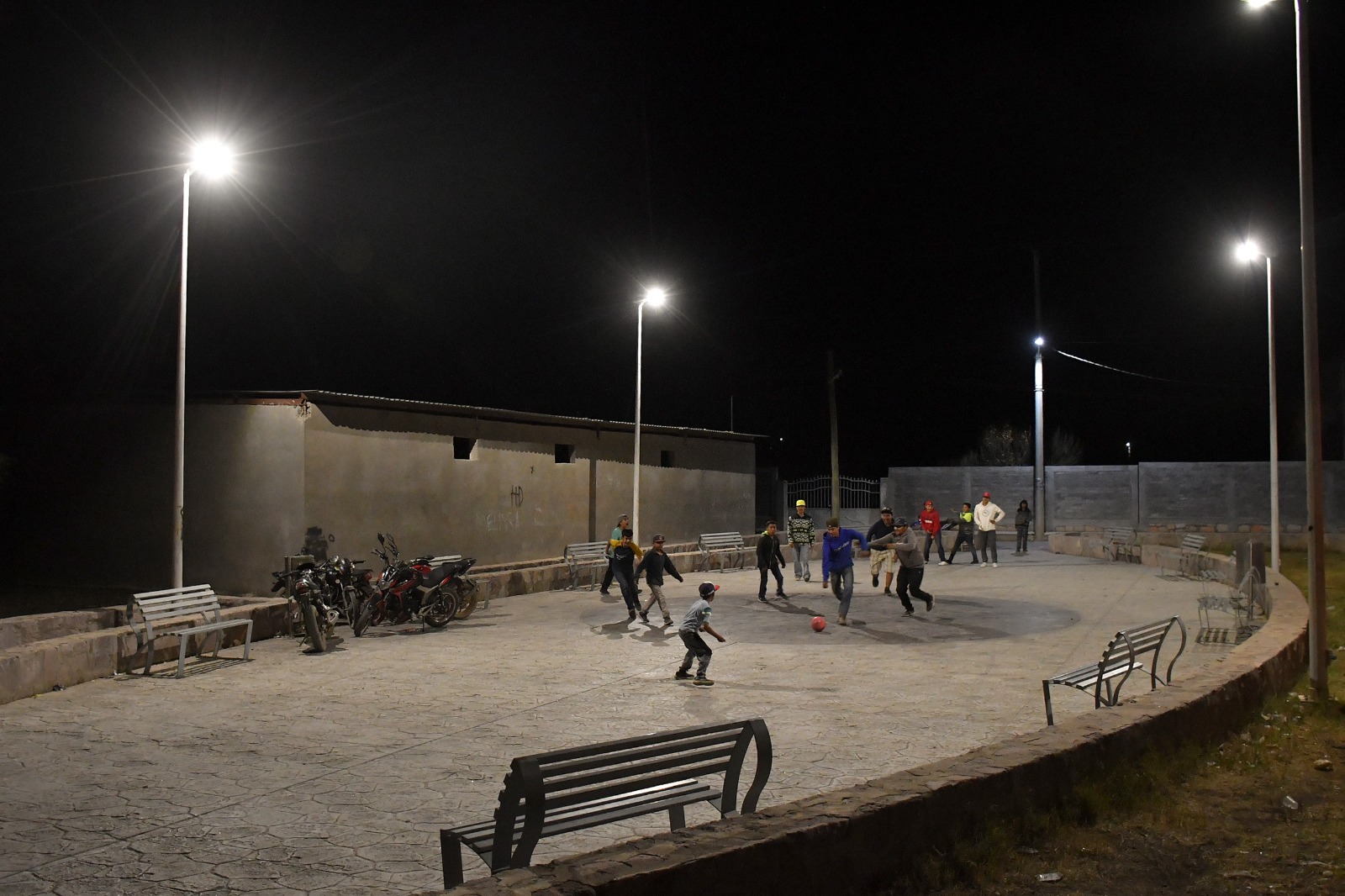 Supervisa Julio César Chávez iluminación con tecnología solar - NTR ...