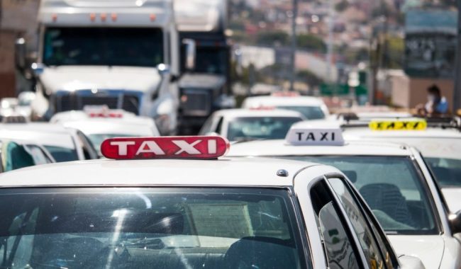 Aumentan reportes de taxis piratas - NTR Zacatecas