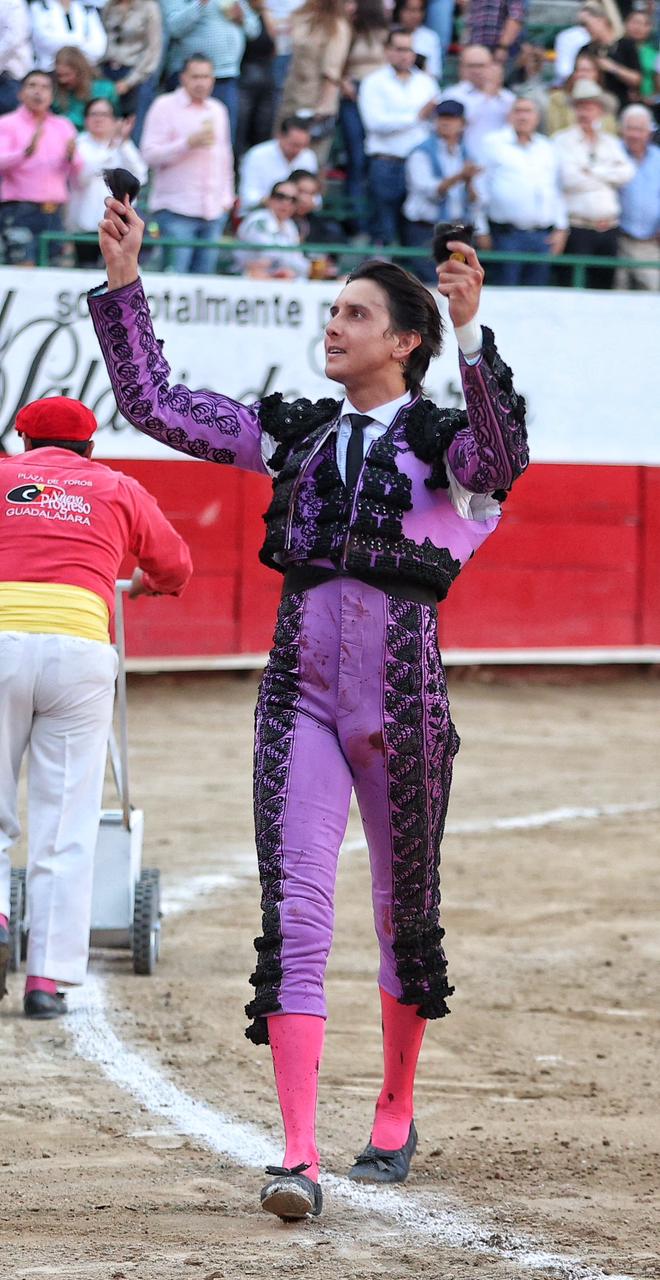 Roca REY se proclama en Guadalajara - NTR Zacatecas