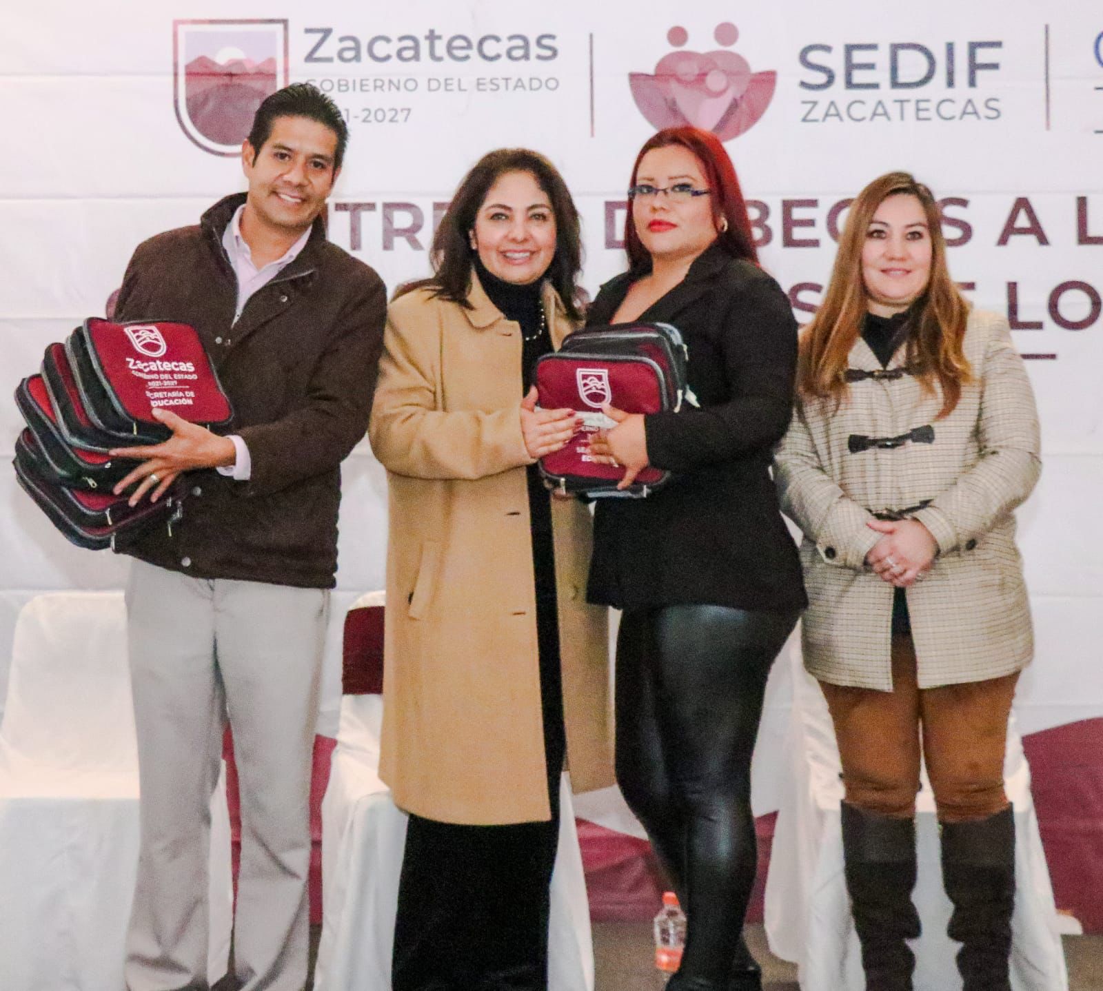 Otorgan estímulos económicos a orientadores de Centros de Asistencia ...