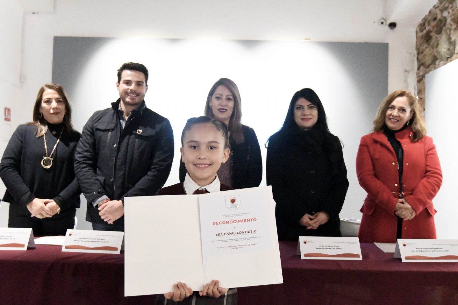 Gana Mía Bañuelos segundo lugar en certamen nacional de dibujo y pintura - NTR Zacatecas