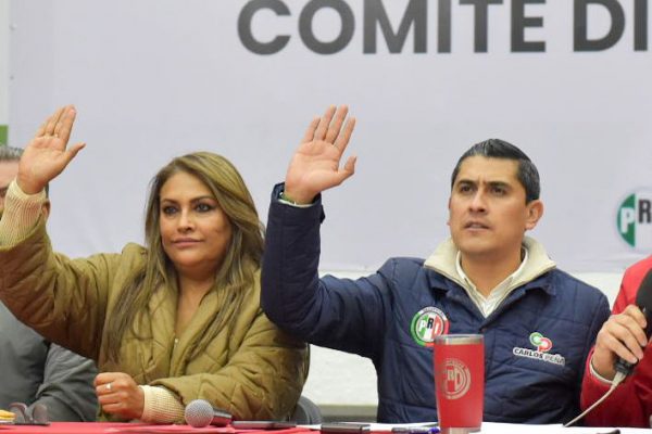 Va Norma Castorena por el Distrito Federal I - NTR Zacatecas