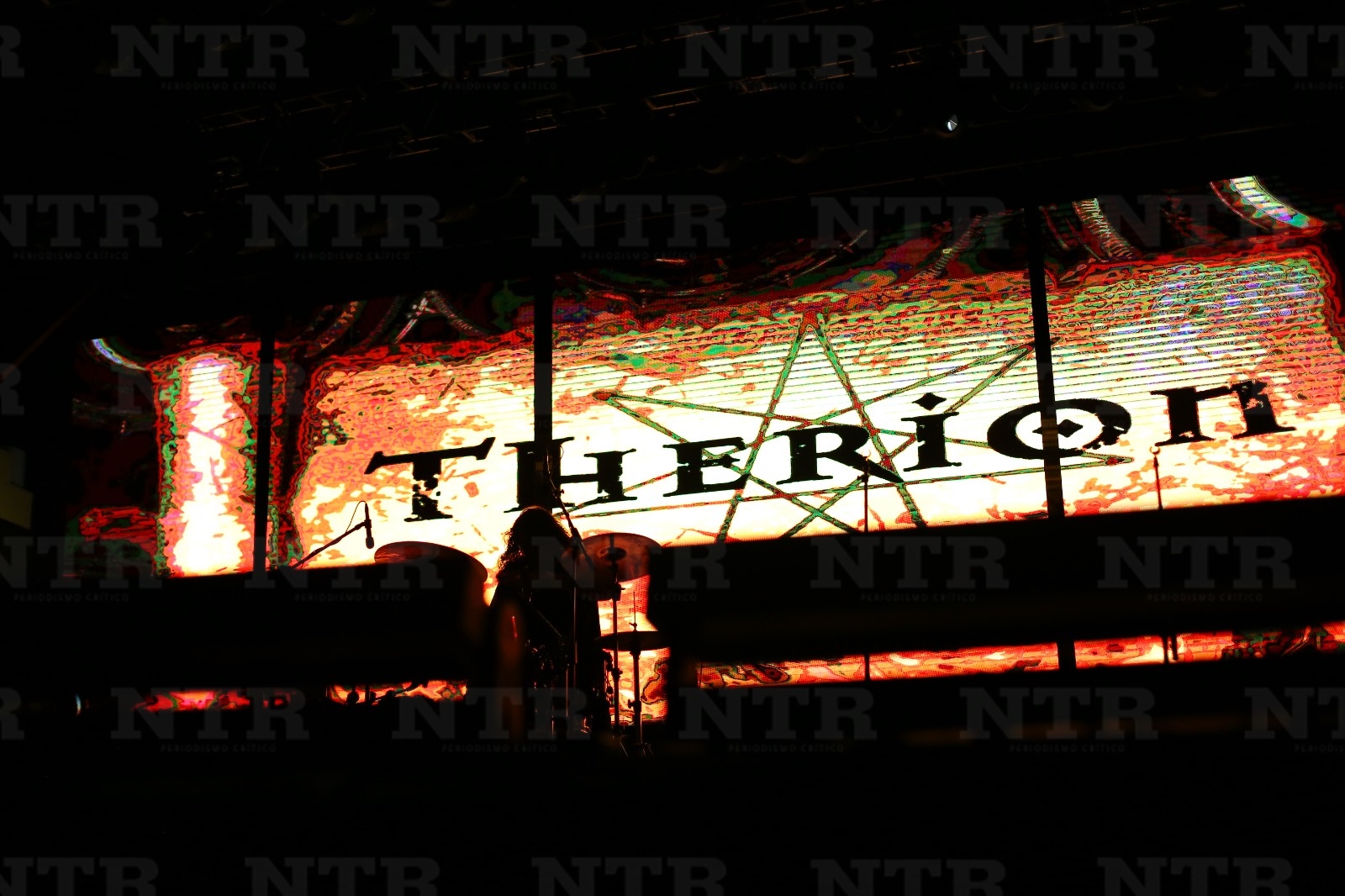 Cimbra Therion la noche con su metal - NTR Zacatecas
