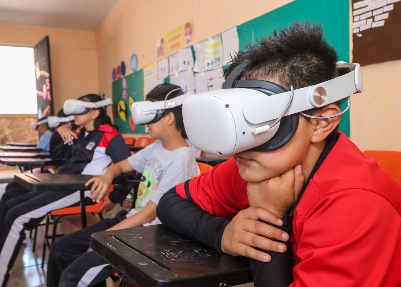 Llevan realidad virtual a niños zacatecanos - NTR Zacatecas