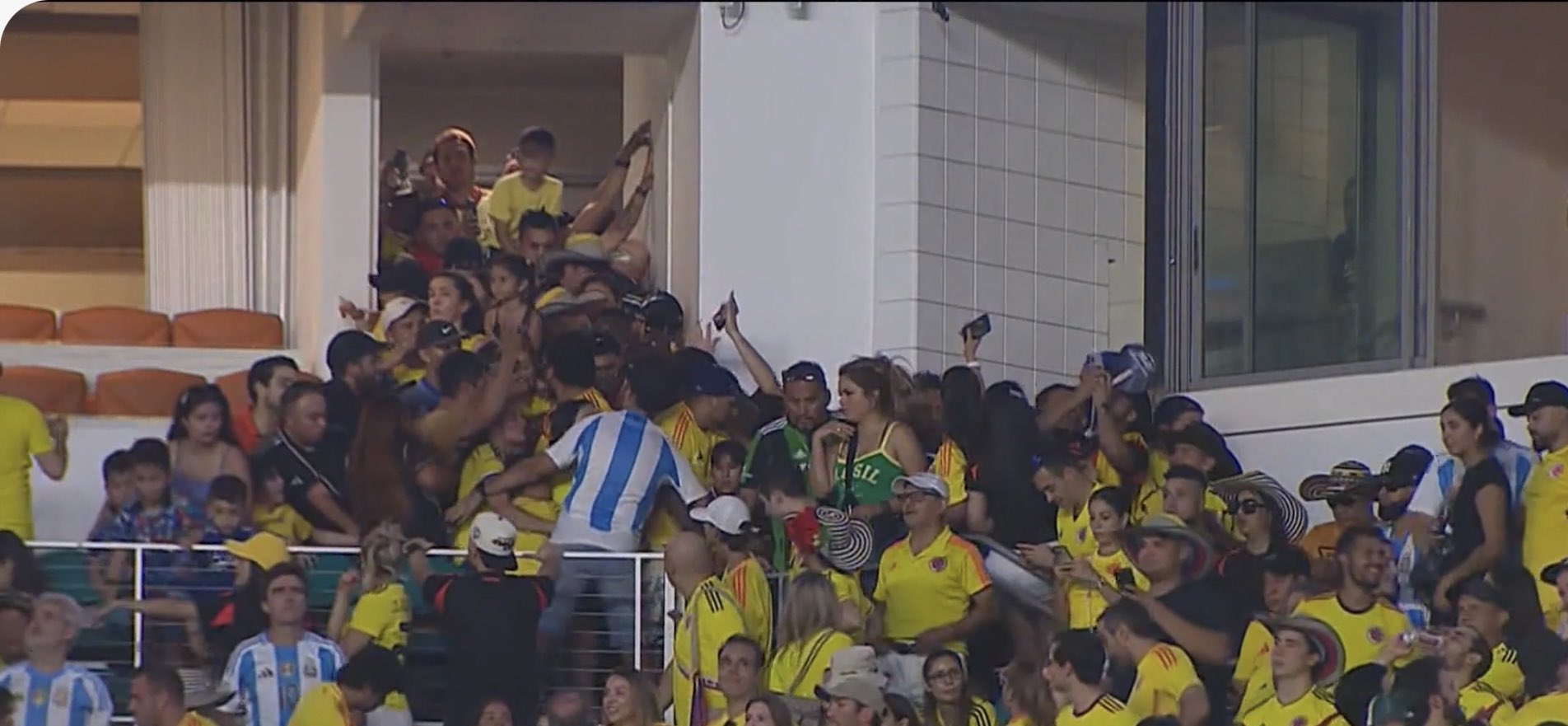 Retrasan Final de Copa América tras portazo - NTR Zacatecas