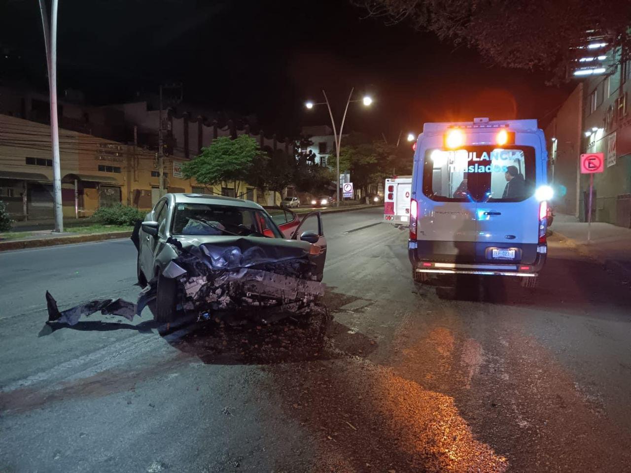 Pierde el control y choca contra muro de contención - NTR Zacatecas