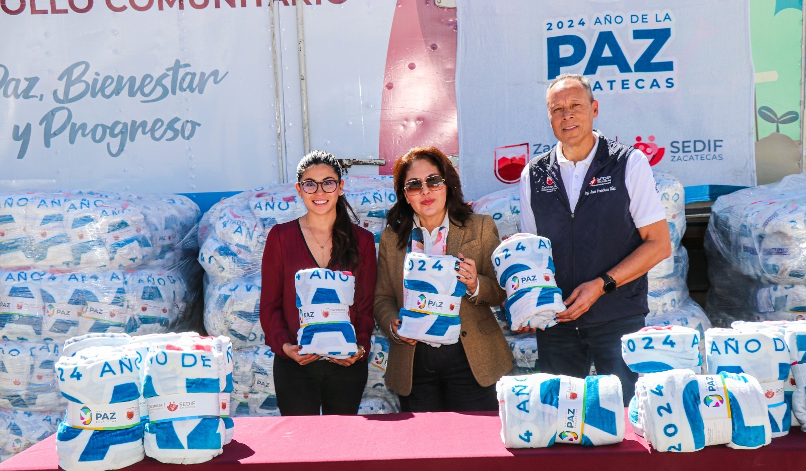 Dona Fundación Cimarrón 1 mil cobijas a SEDIF - NTR Zacatecas