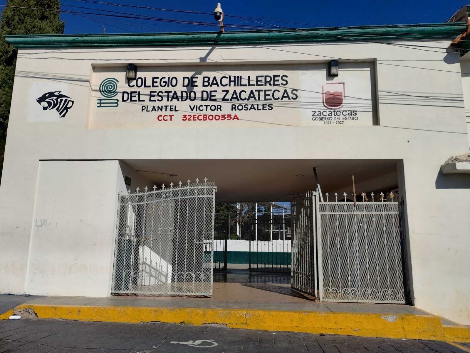 Exigen trato digno alumnos del Cobaez - NTR Zacatecas