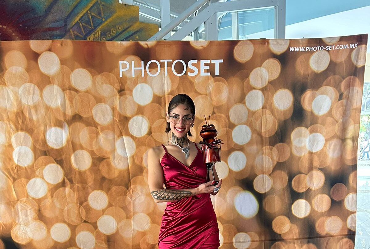 Recibe Dilema el premio a Rapera del año - NTR Zacatecas