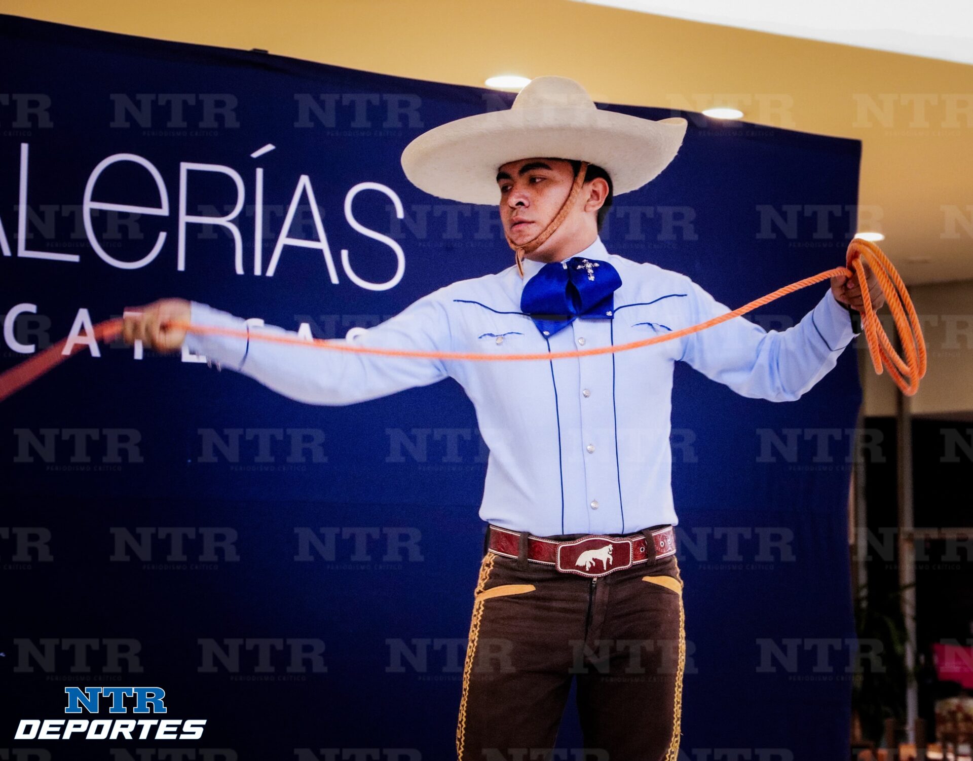 Charros disputan el título estatal de floreo en sede comercial - NTR ...
