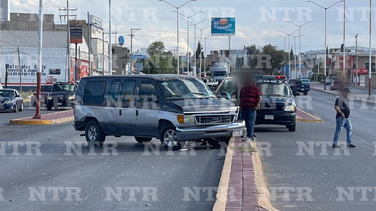Chocan en bulevar Jesús Varela Rico - NTR Zacatecas
