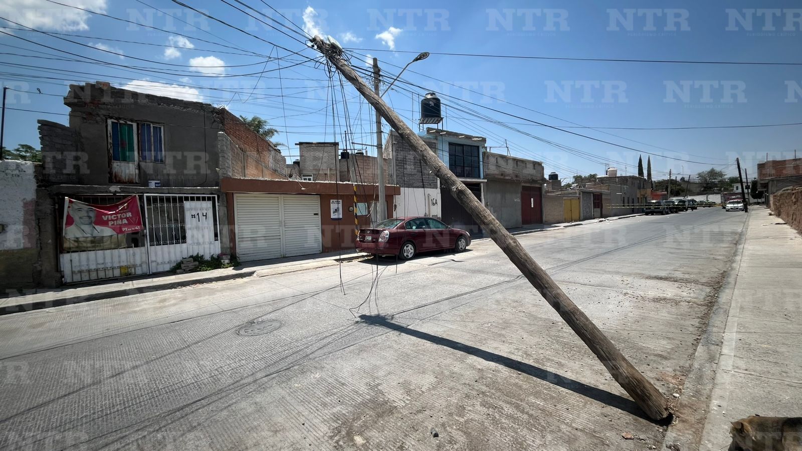 Poste de Telmex, a punto de colapsar - NTR Zacatecas
