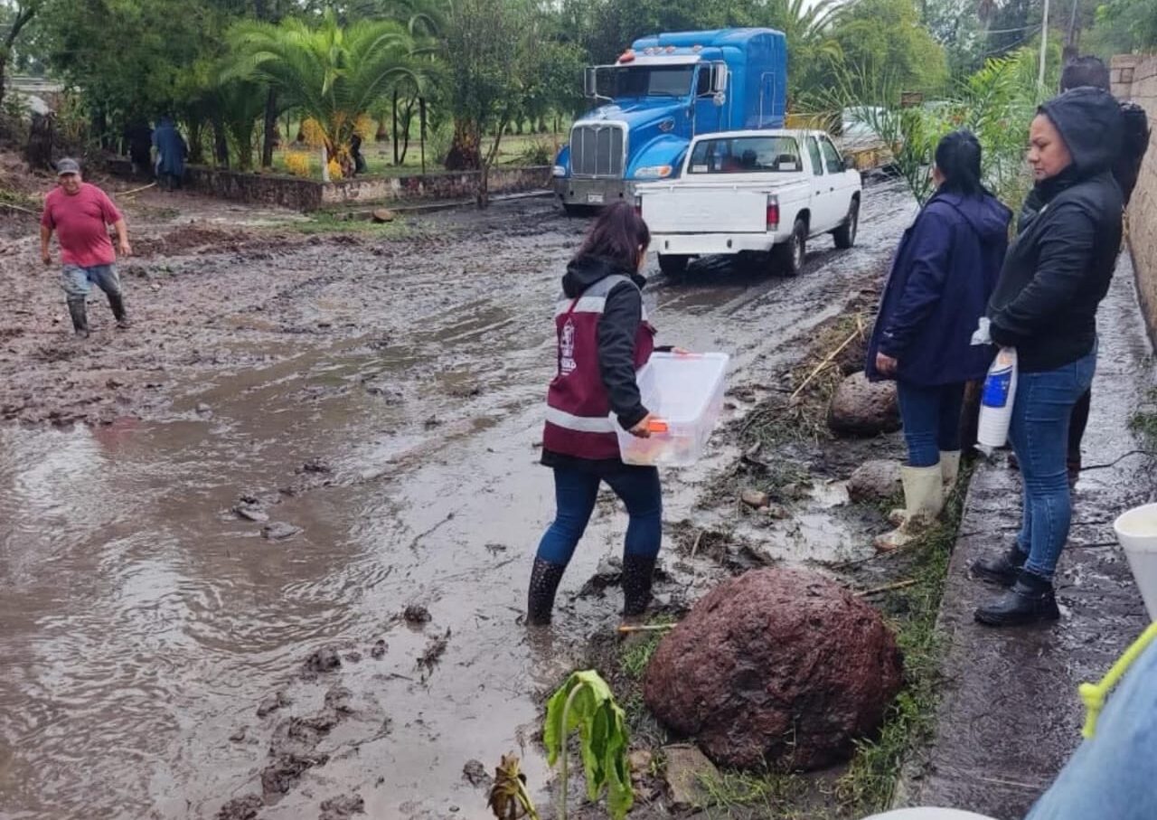 Se desborda el río y afecta a Las Palmas en Tlaltenango - NTR Zacatecas
