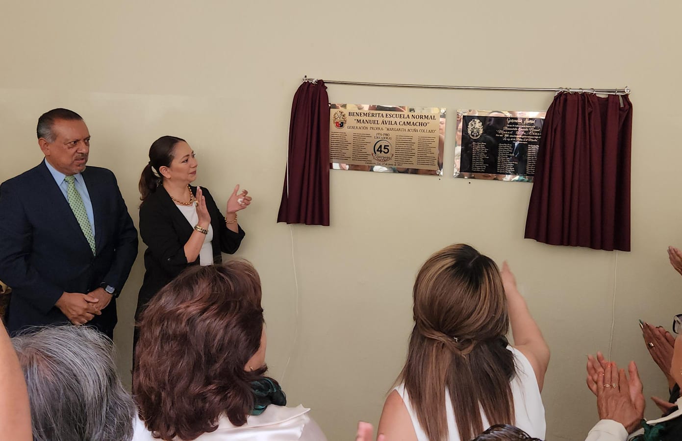 Generación 1976-1980 devela placa por 45 años de egreso de la BENMAC ...