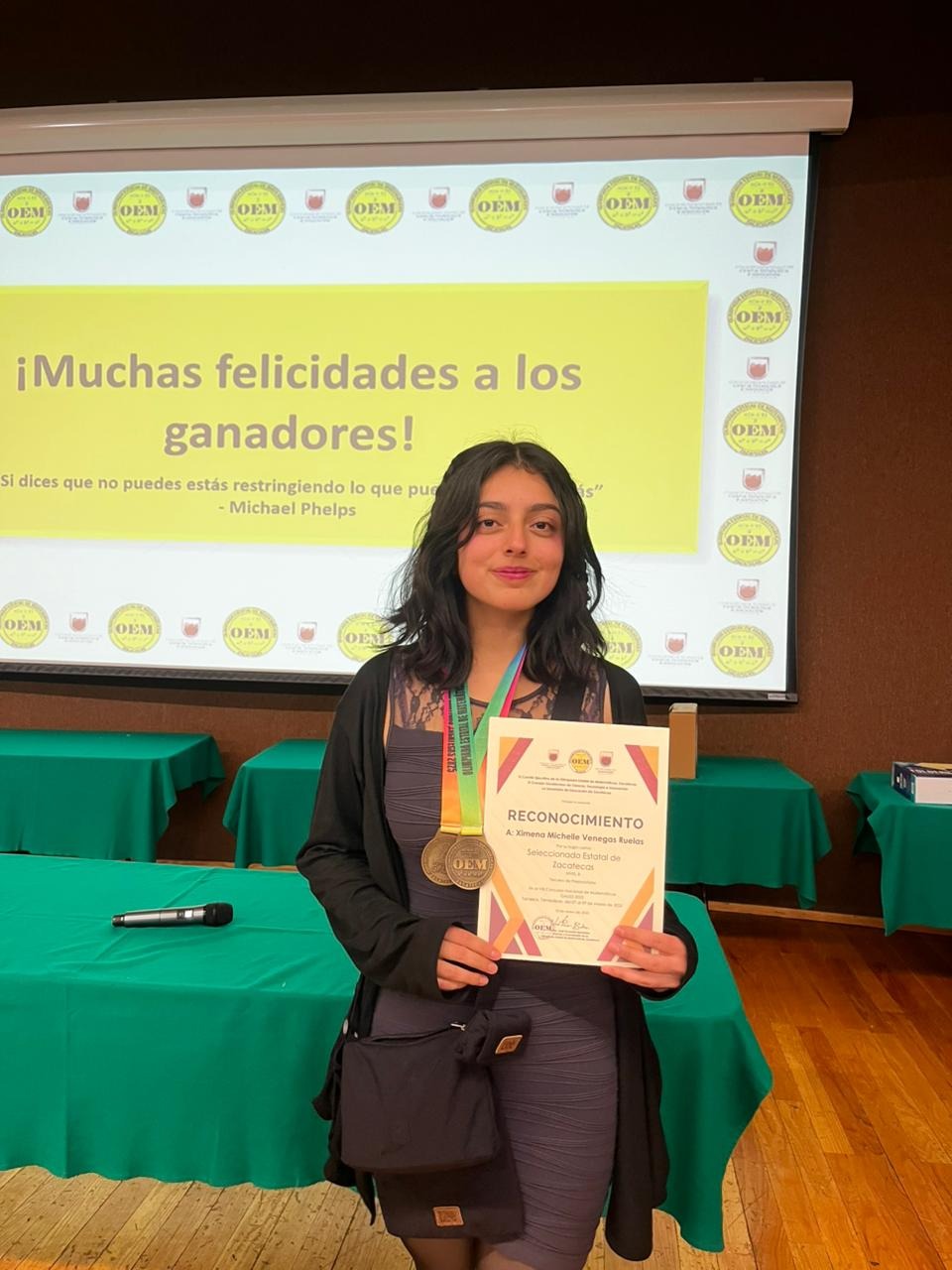 Ximena fue seleccionada para olimpiada matemática en Singapur, necesita ...