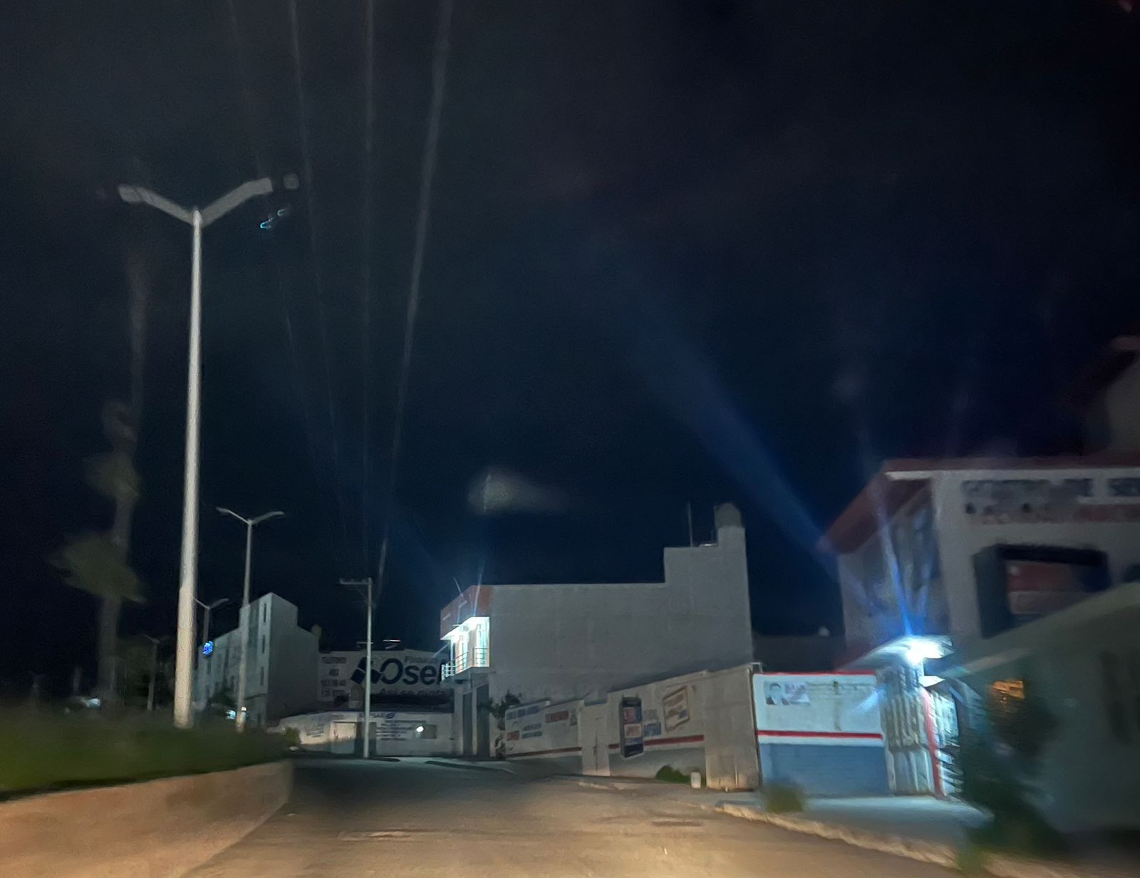 Bulevar Varela Rico, a obscuras y con obstáculos - NTR Zacatecas