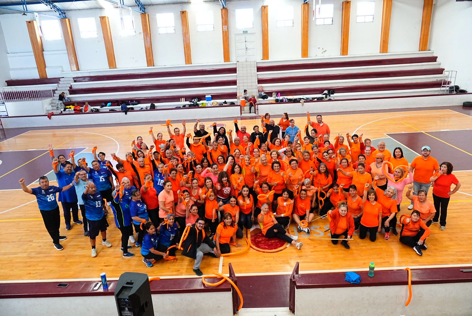 Conmemoran el 25N jubilados del Issstezac - NTR Zacatecas