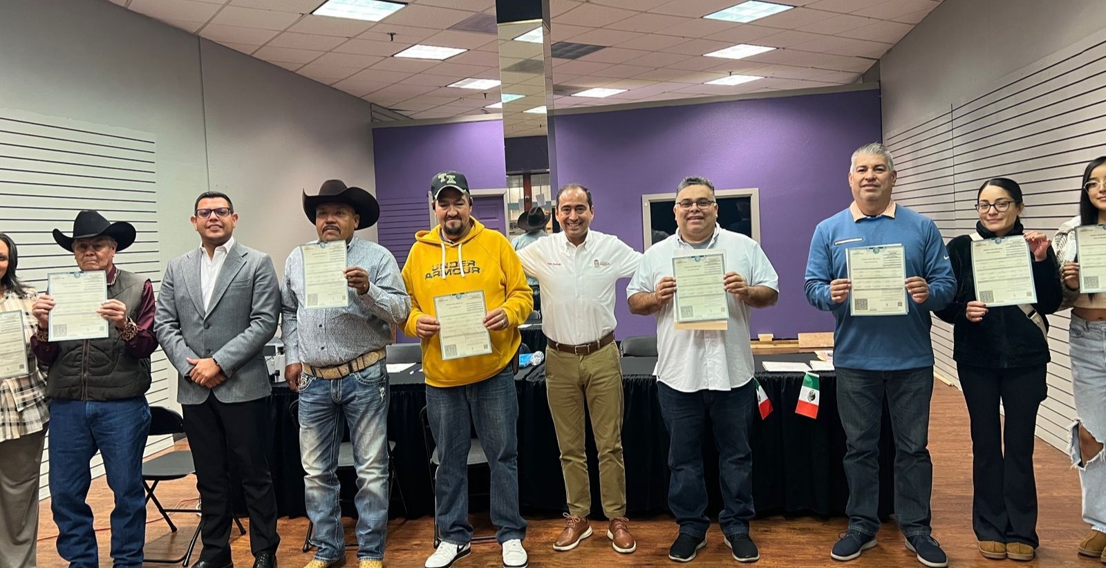 Realizan feria de servicios en Texas - NTR Zacatecas