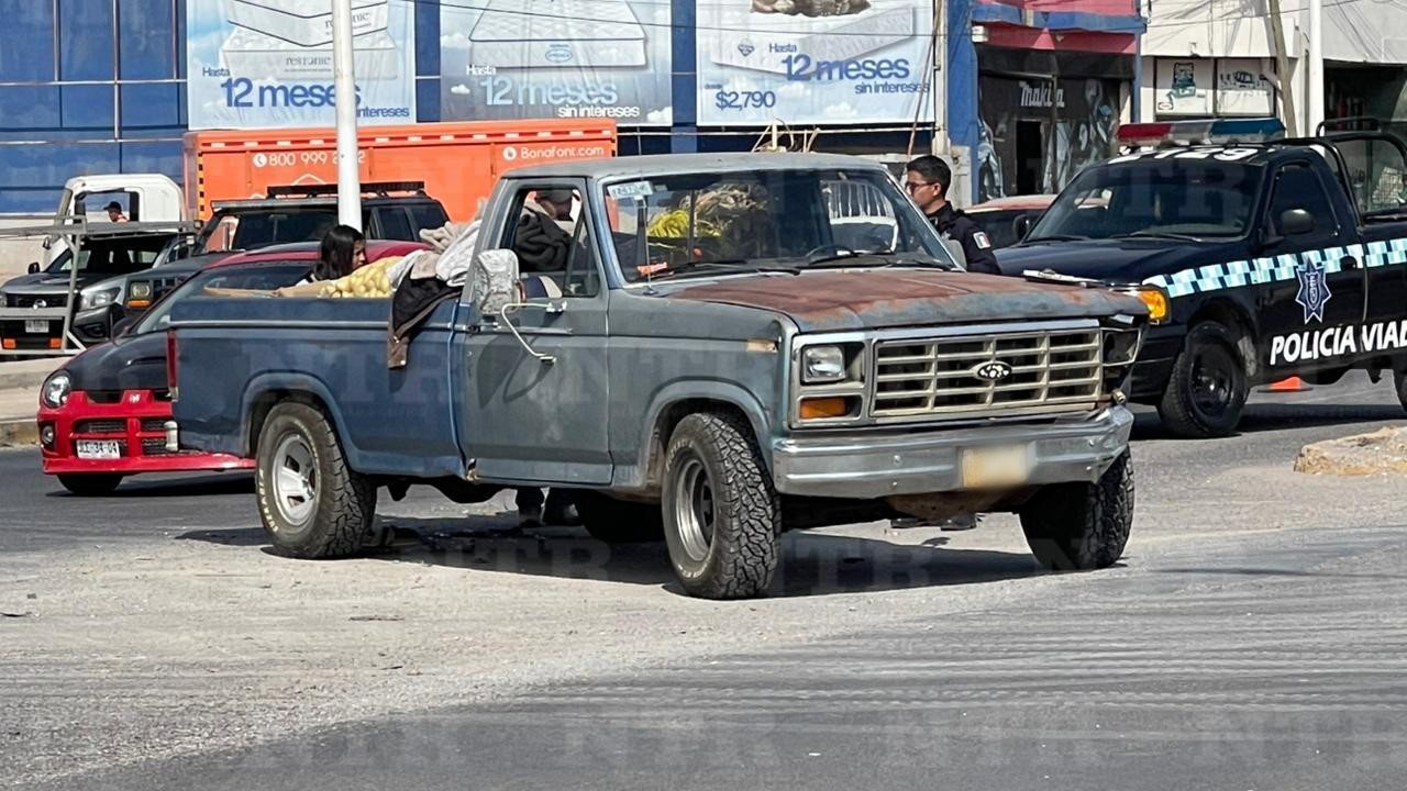 Se vuelca auto en el Jesús Varela Rico - NTR Zacatecas