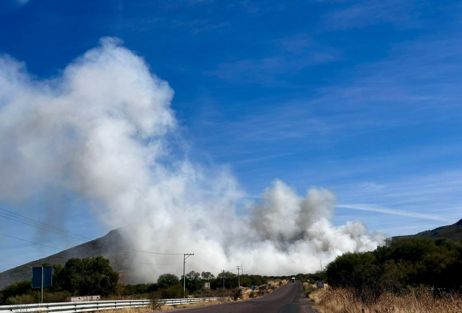 Fuera de control, incendio en basurero de Jerez - NTR Zacatecas
