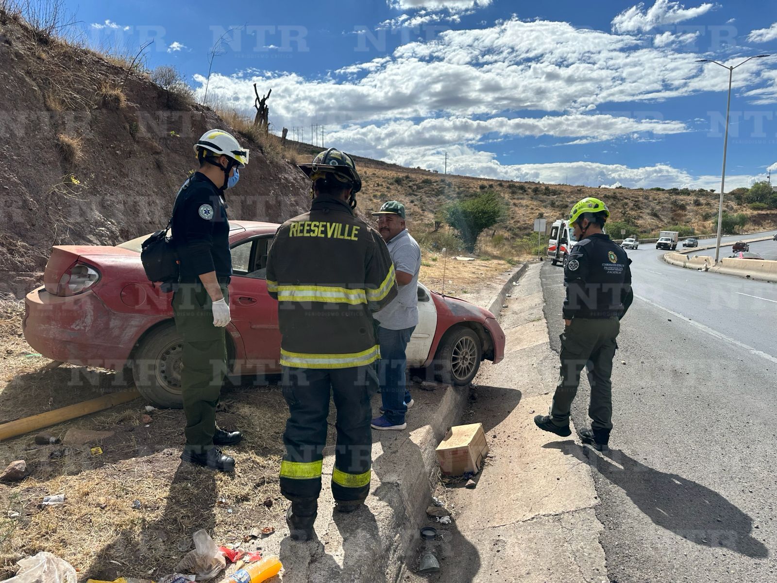 Abandonan vehículo después de chocar en el bulevar Bicentenario - NTR ...