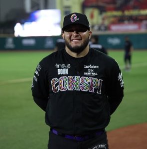 Denny Román destaca con Conspiradores de Querétaro - NTR Zacatecas